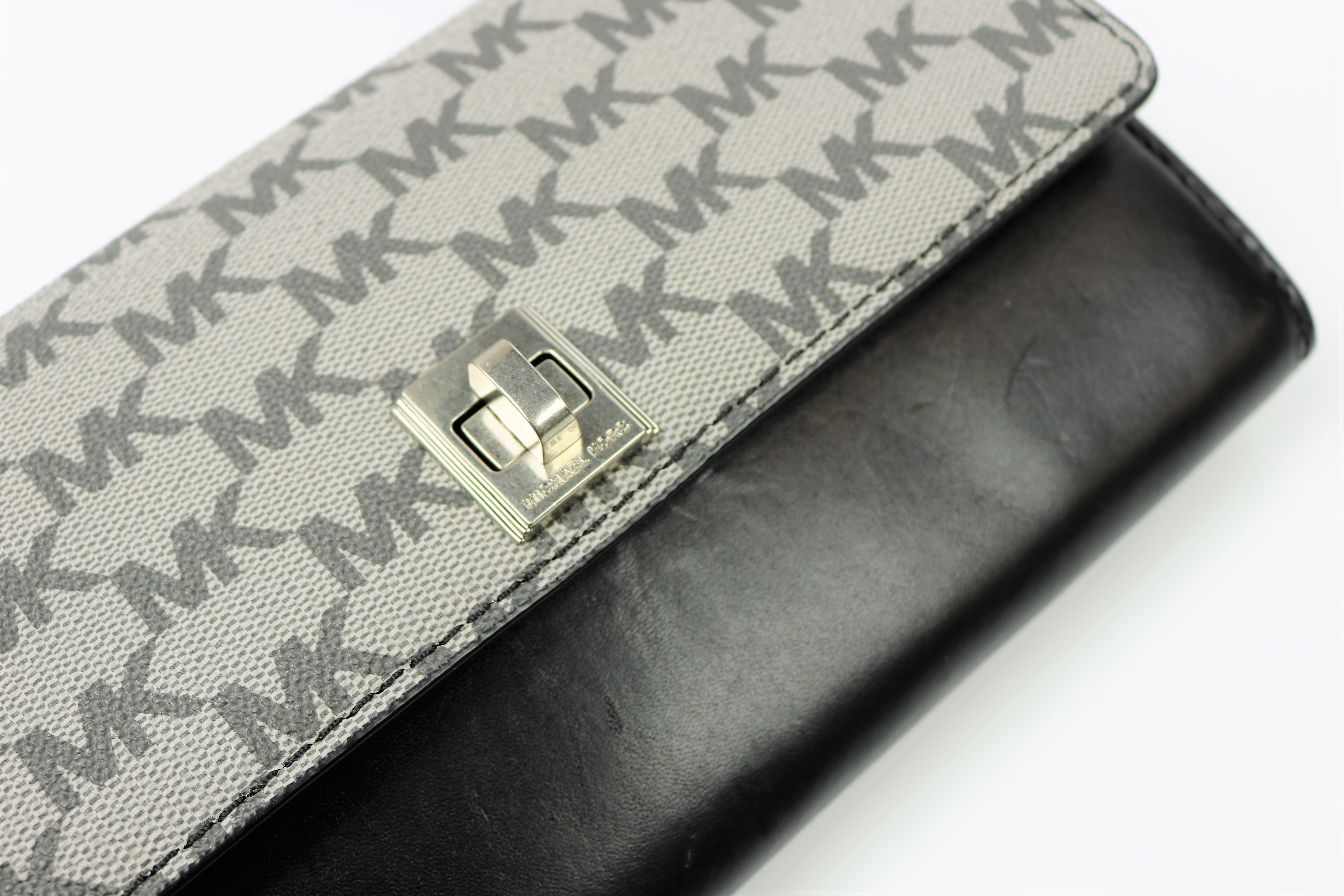 Michael Kors Natalie XL Wallet On A Chain | Property Room