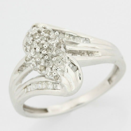 10k Yellow Gold Cross Necklace | Property Room