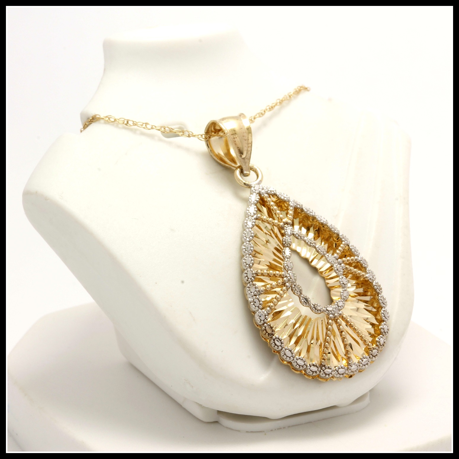 Solid 10k Yellow Gold Necklace | Property Room Solid 10k Yellow Gold Necklace | Property Room
