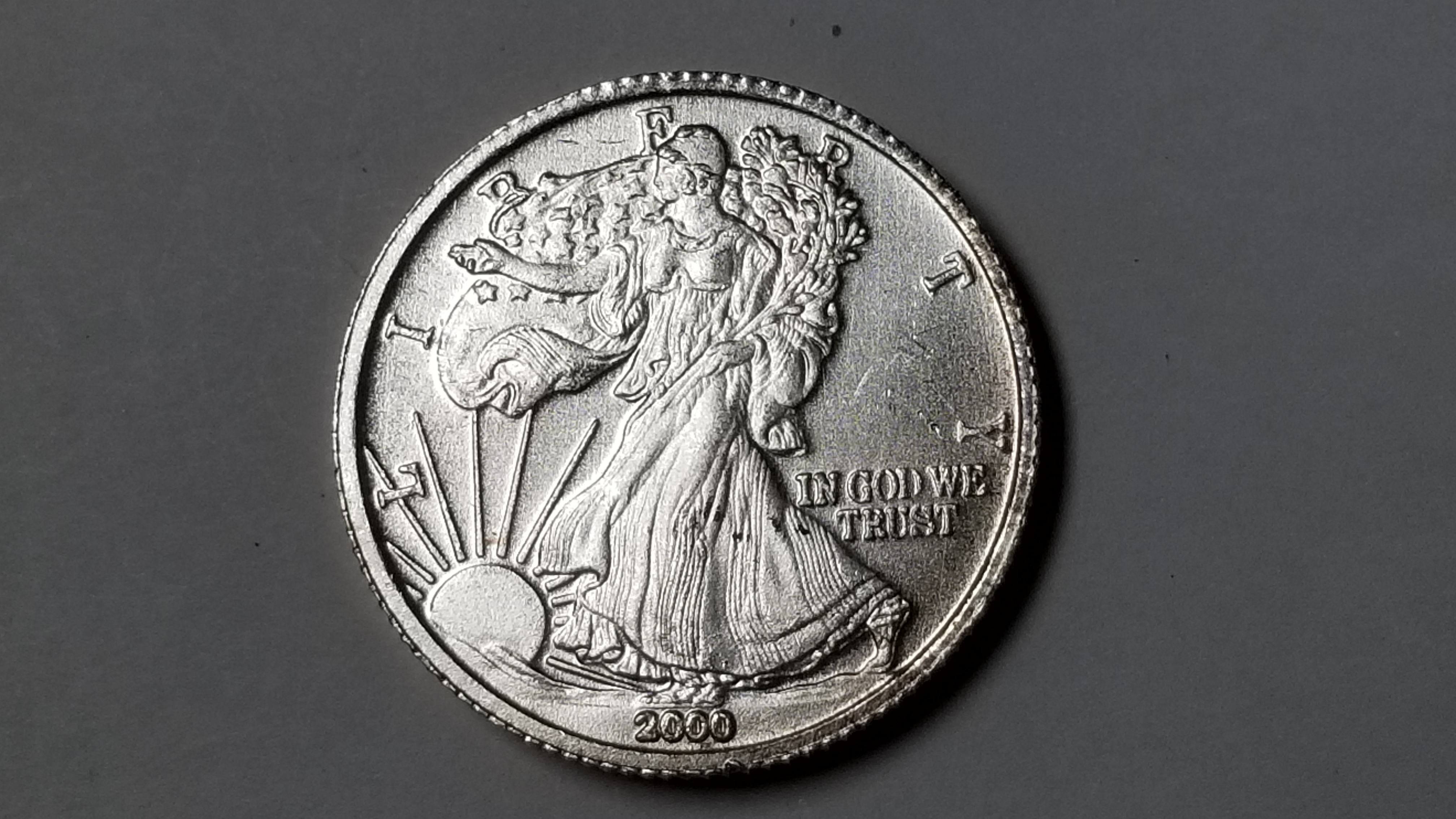 2000 Y2K 1/4 oz Silver Coin | Property Room