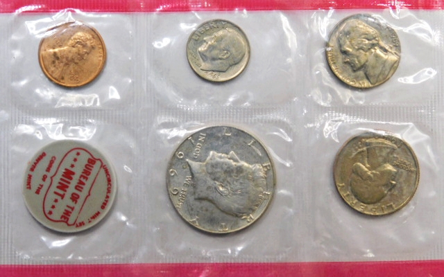1969 Denver Uncirculated Mint Set*Kennedy Half Dollar is Silver *In ...