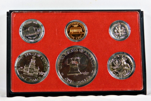 1975 United States Proof Set with 1976 Bicentennial Quarter, Half ...