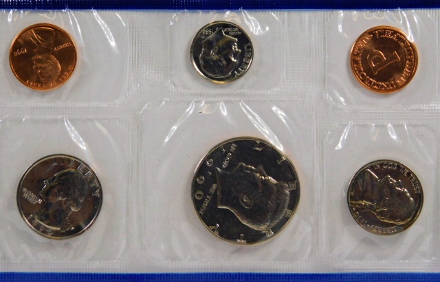 1990 Philadelphia Mint Set*In Original Cellophane Packet | Property Room