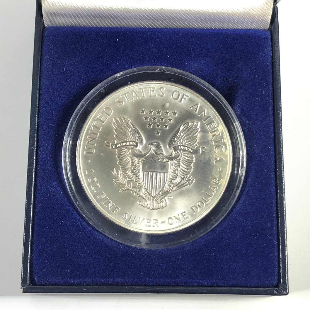 2000 Colorized American Silver Eagle*One Troy Ounce .999 Fine Silver*In Capsule and Gift Box ...