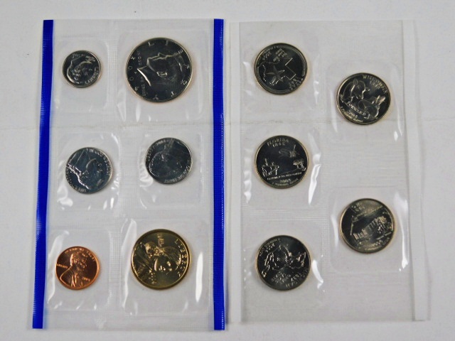 2004 United States Mint Uncirculated Coin Set*From the Philadelphia ...