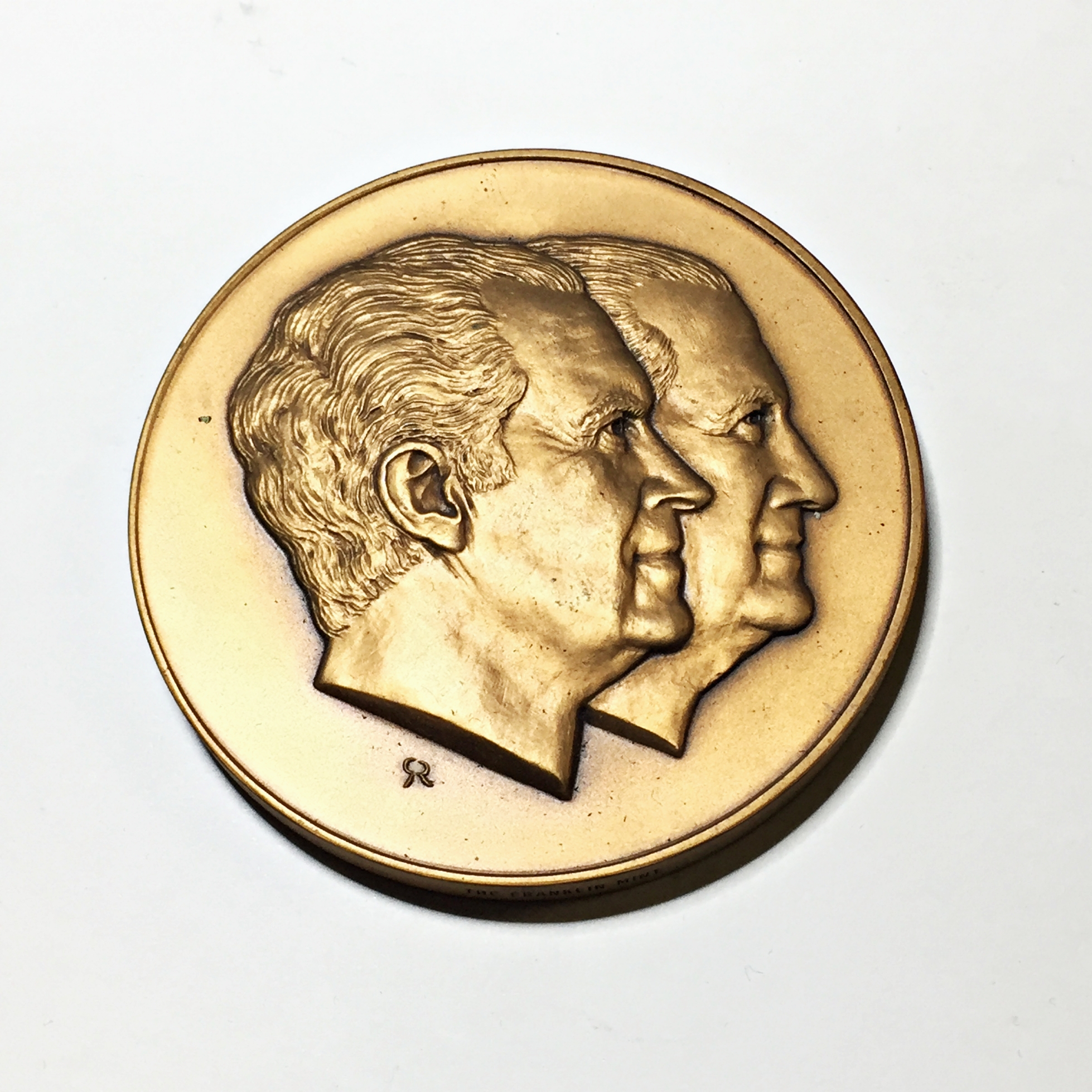 7.7oz High Relief Bronze Medallion*3" Diameter*Commemorating Nixon ...