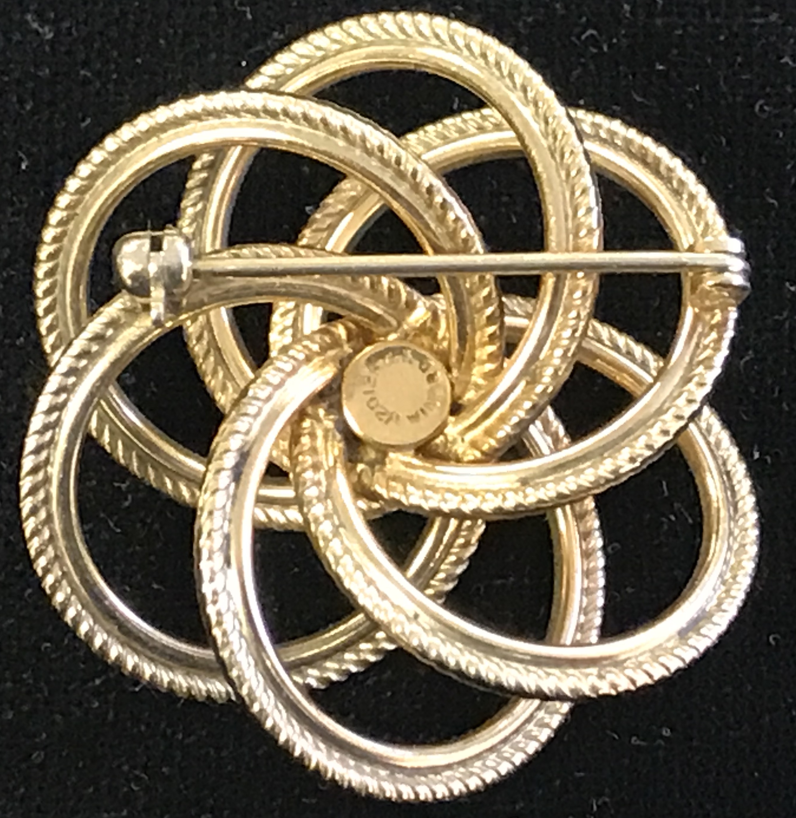 12 Karat Gold Fill Pearl Brooch 9 2 Grams 1 1 4 Diameter