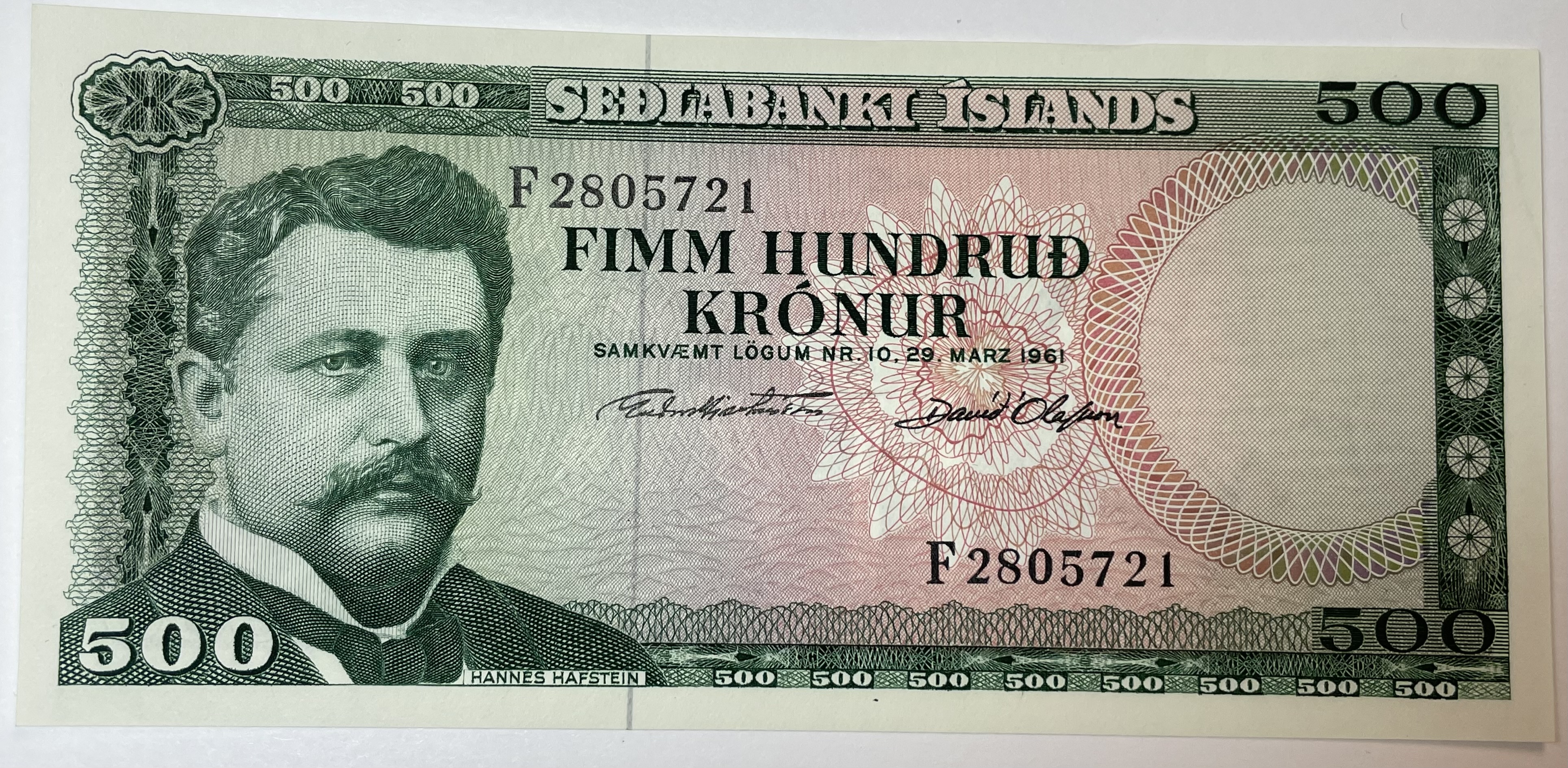 1961 Iceland 500 Kronur Crisp Uncirculated Bank Note | Property Room