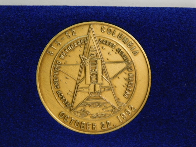 1992 Space Shuttle Columbia STS-52 Space Commemorative Coin/Medal ...