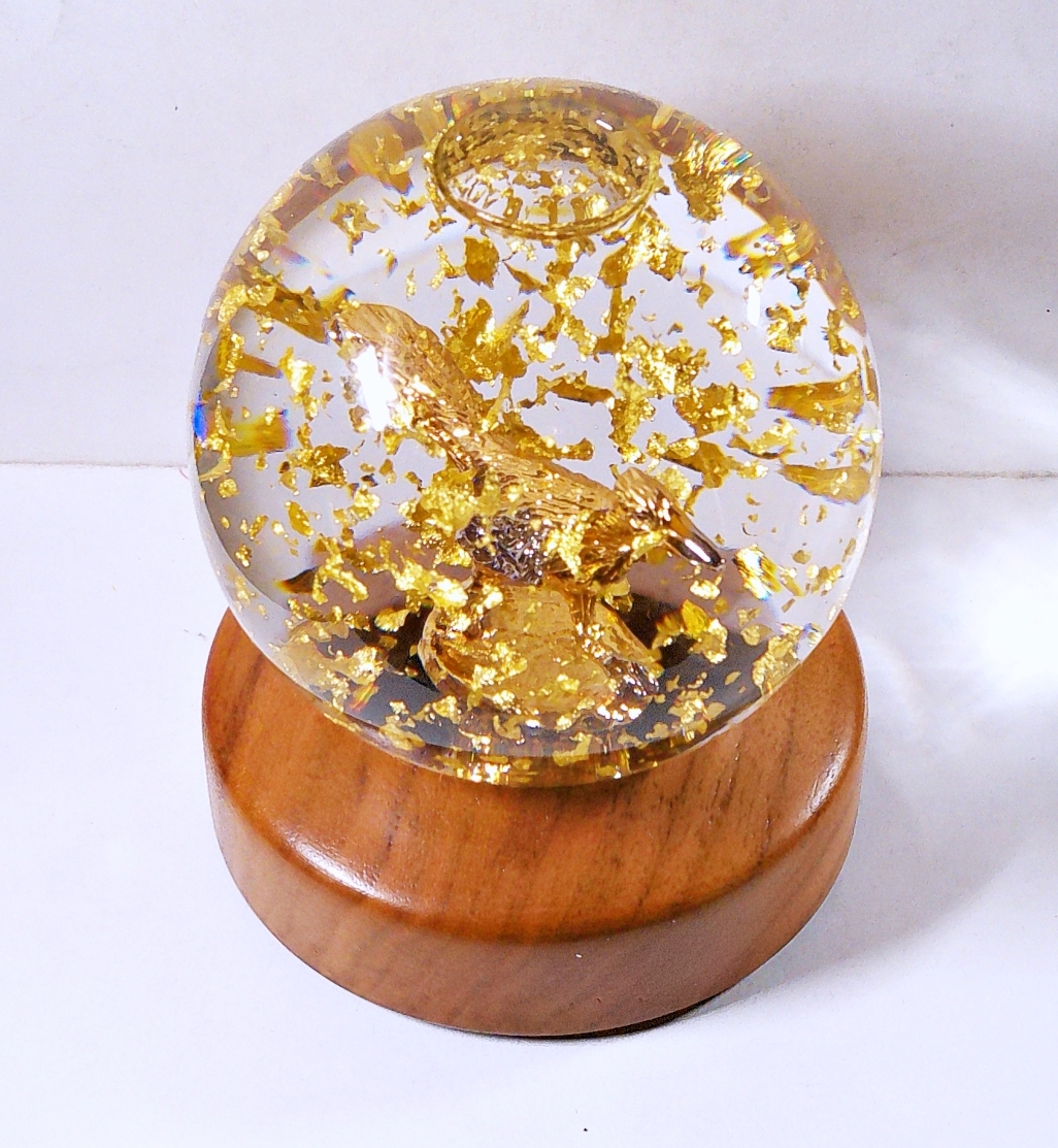 Golden Rain Globe*24K Gold Flakes with 24K Gold Layered Roadrunner*2001 ...