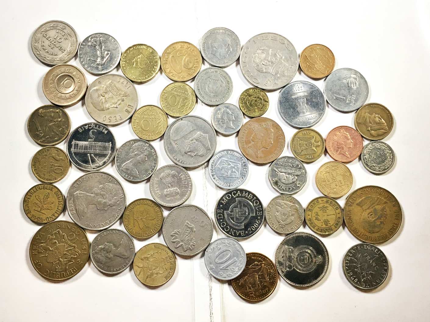 Large Lot of World Coins*9 oz*Nepal, Spain, Mexico and More | Property Room