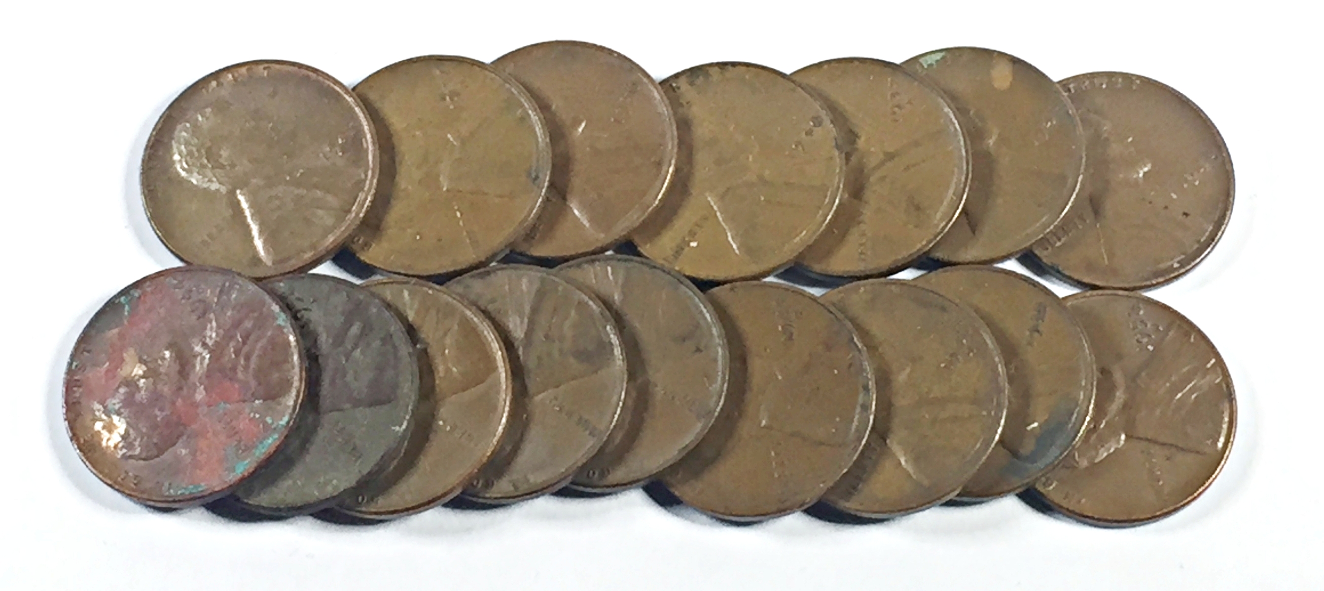 Lot of 16 Lincoln Head Wheat Cents*Various Dates and Grades | Property Room