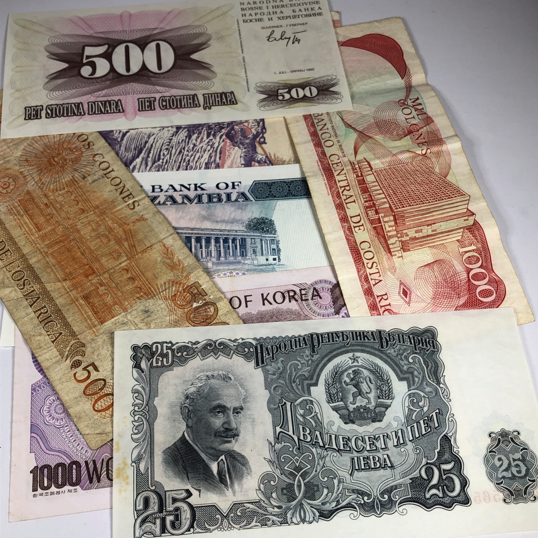 Lot of Thirteen World Bank Notes*Korea, Zambia, Costa Rica, France ...