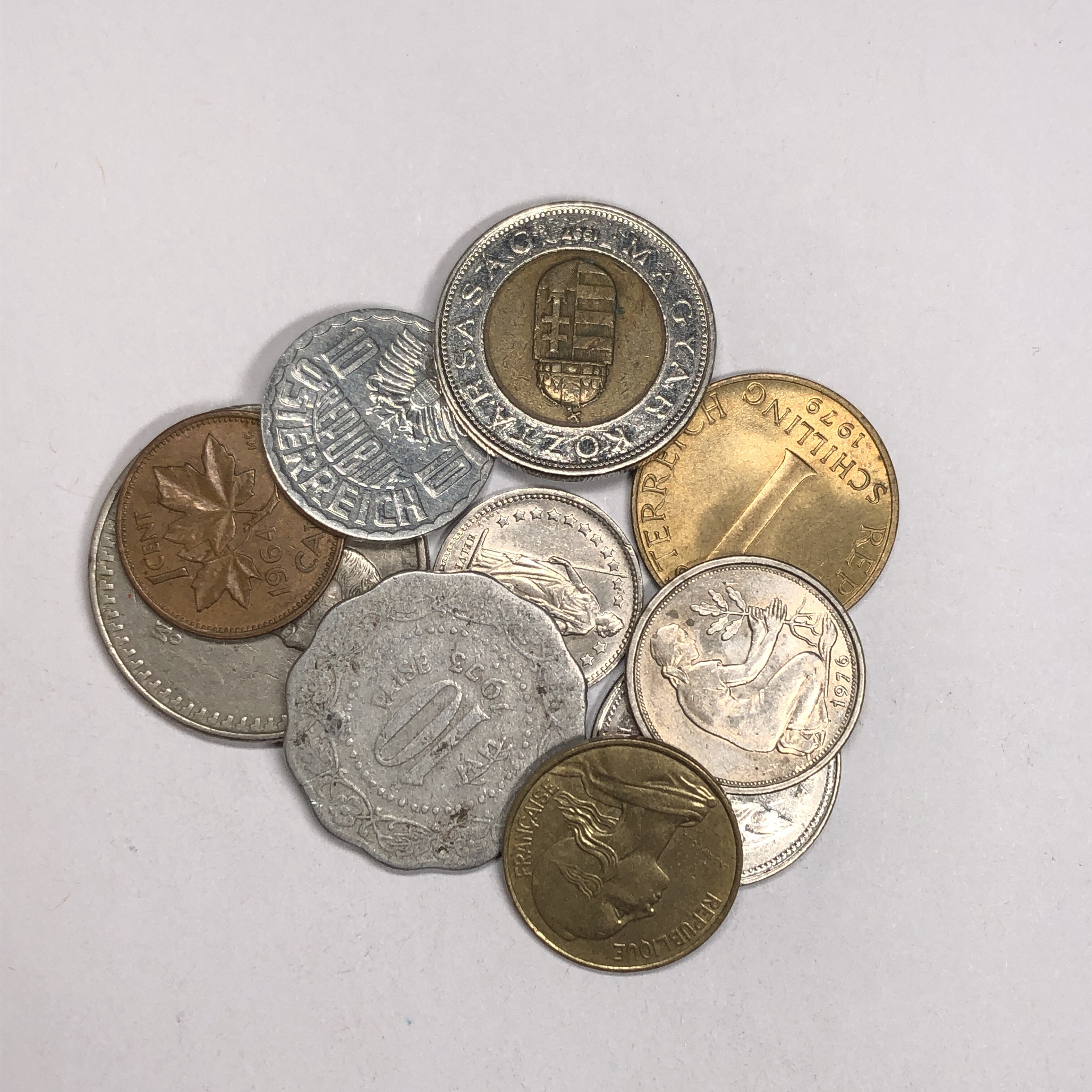 Mixed Lot of World Coins *Nice Assortment | Property Room