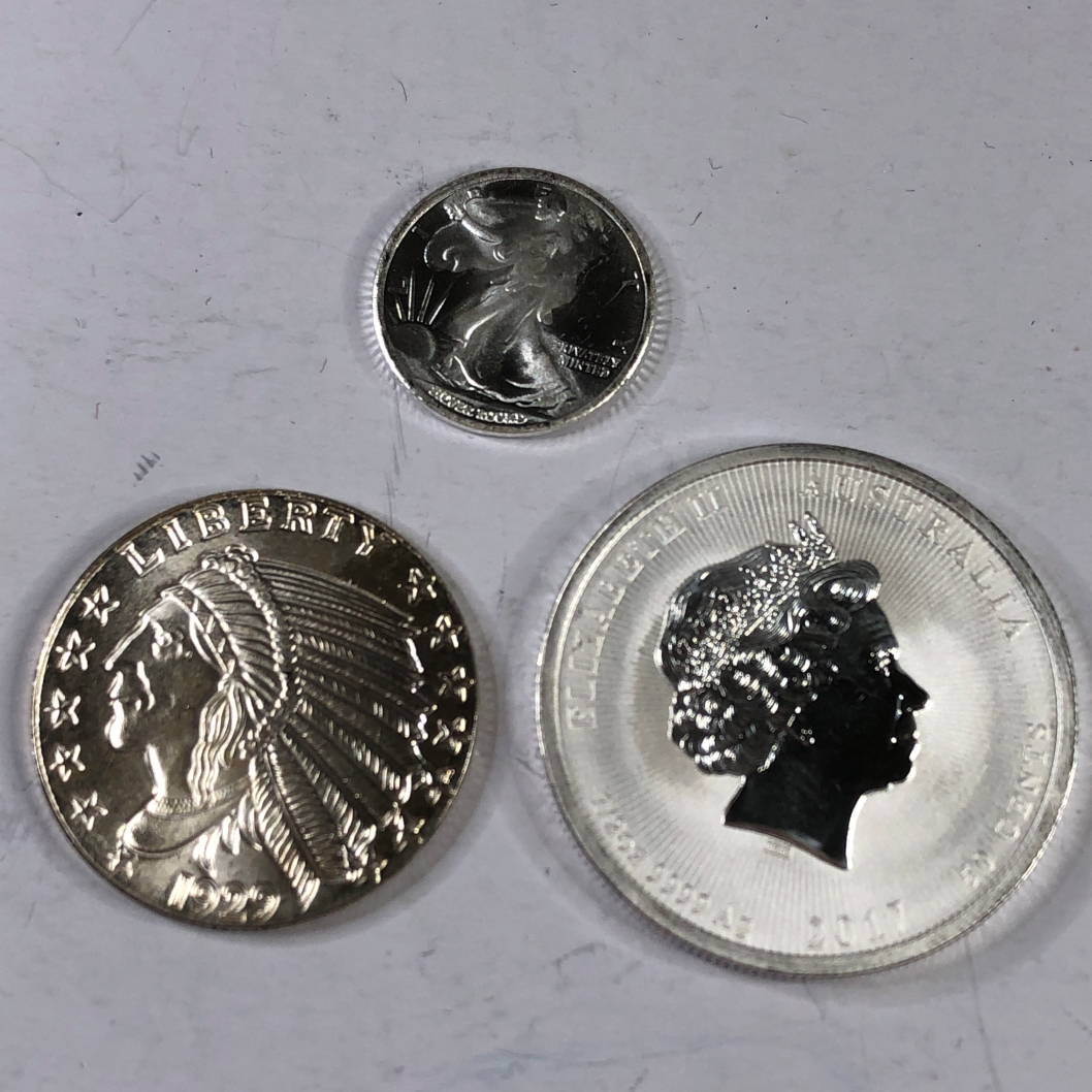 SILVER LOT: 2017 British Victory In The Pacific; 1/2oz .999, 1/10 .999 ...