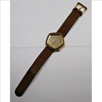 Gruen Swiss 30M Water Resistant Men's Wristwatch - 69.6 Grams Total ...