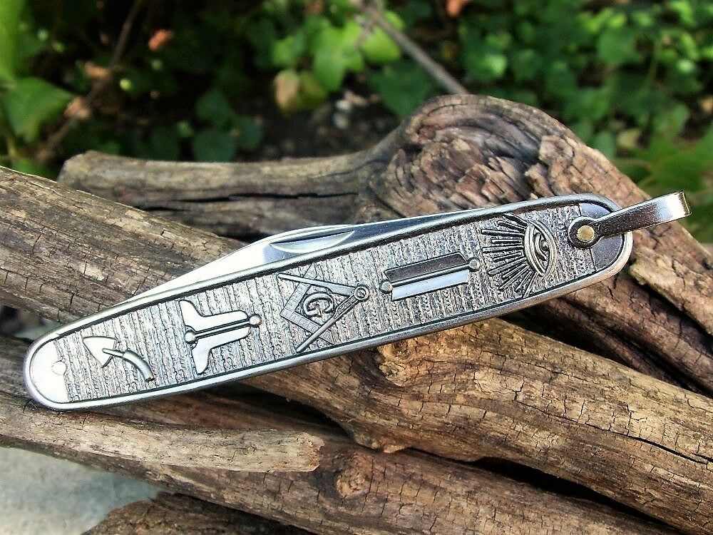 Masonic Folding Pocket Knife | Property Room