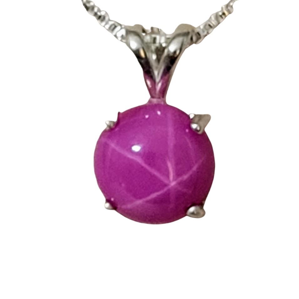 Head-Turning Star Sapphire Pendant Necklace | Property Room