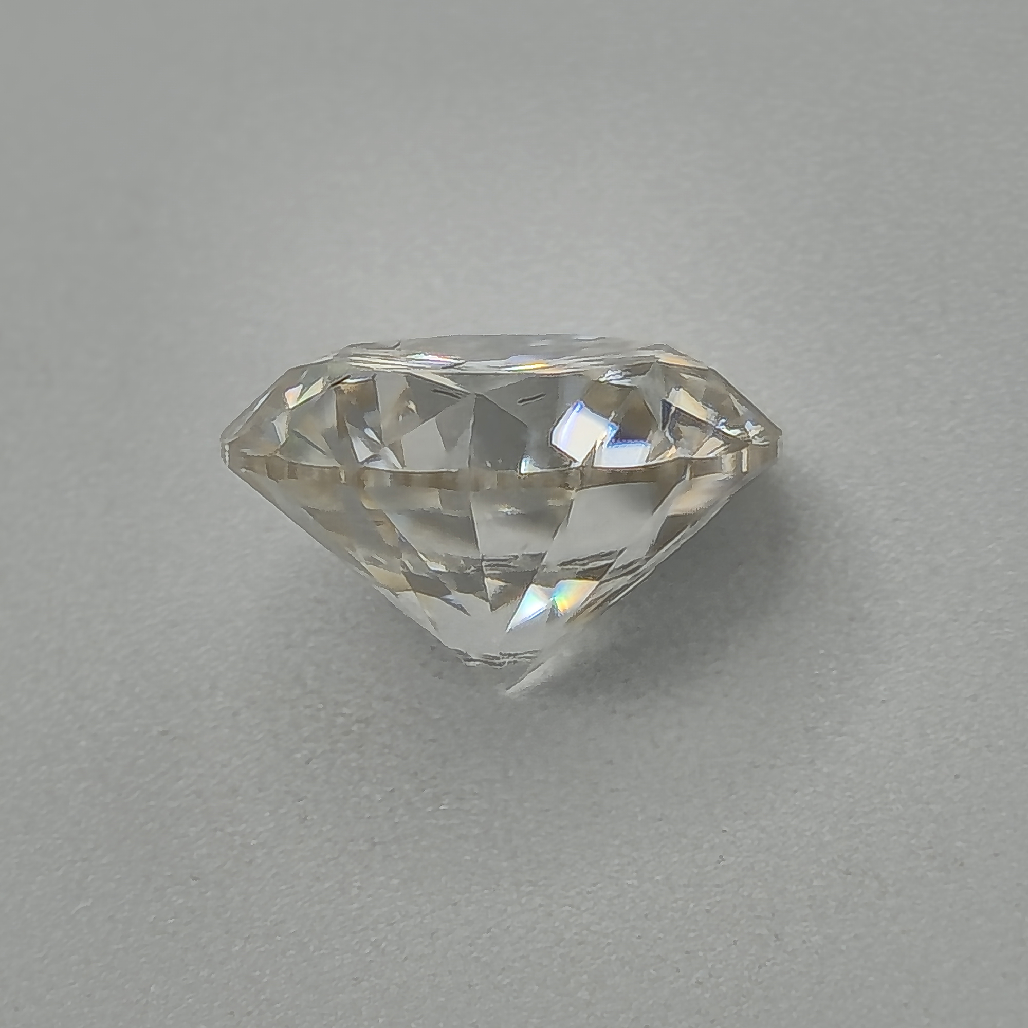 Fiery. 6.0 ct GRA Moissanite Diamond Substitute Loose Stone | Property Room