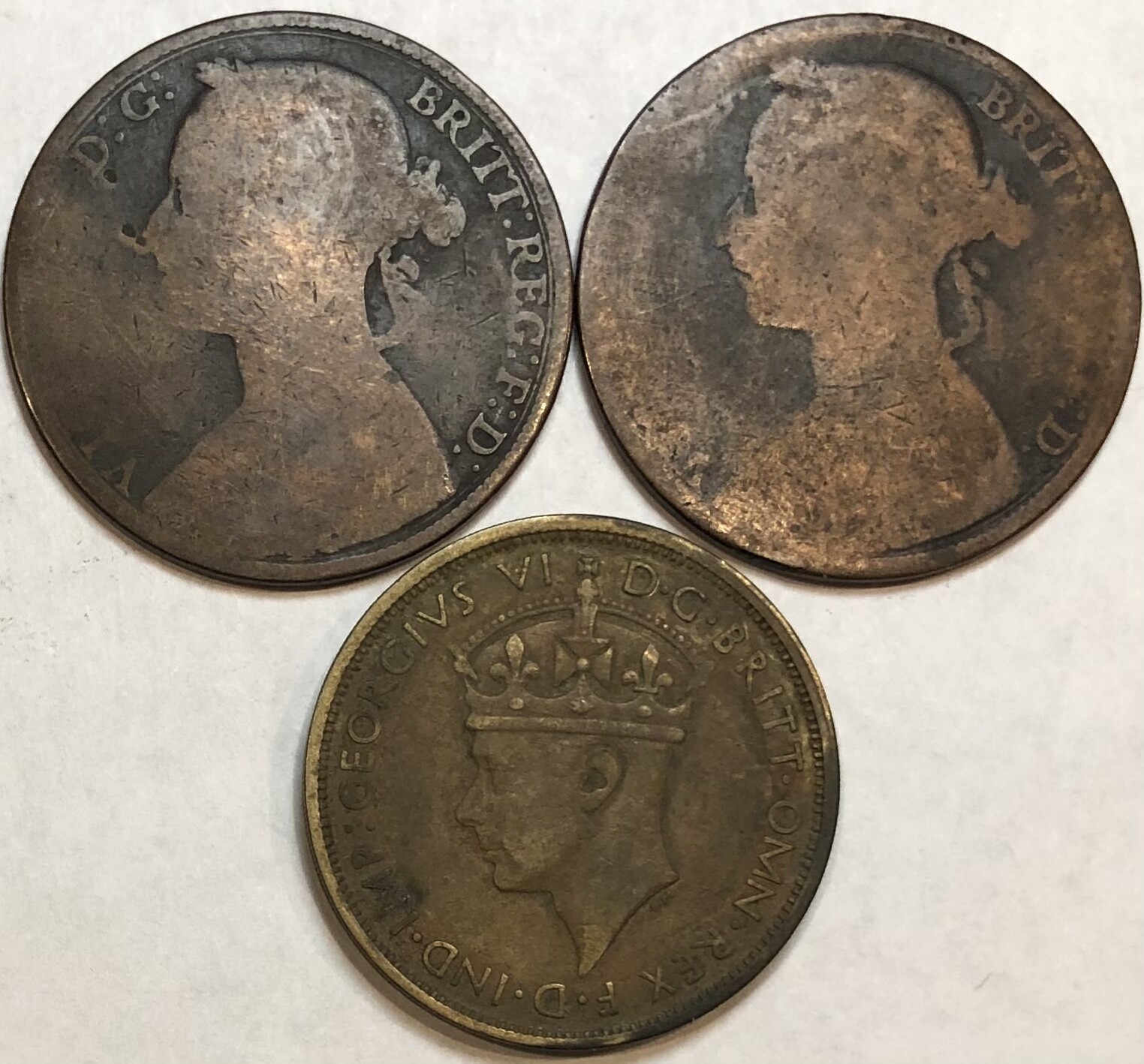 >1882 & 1884 Great Britain Queen Victoria Bronze Coins & 1946 British ...