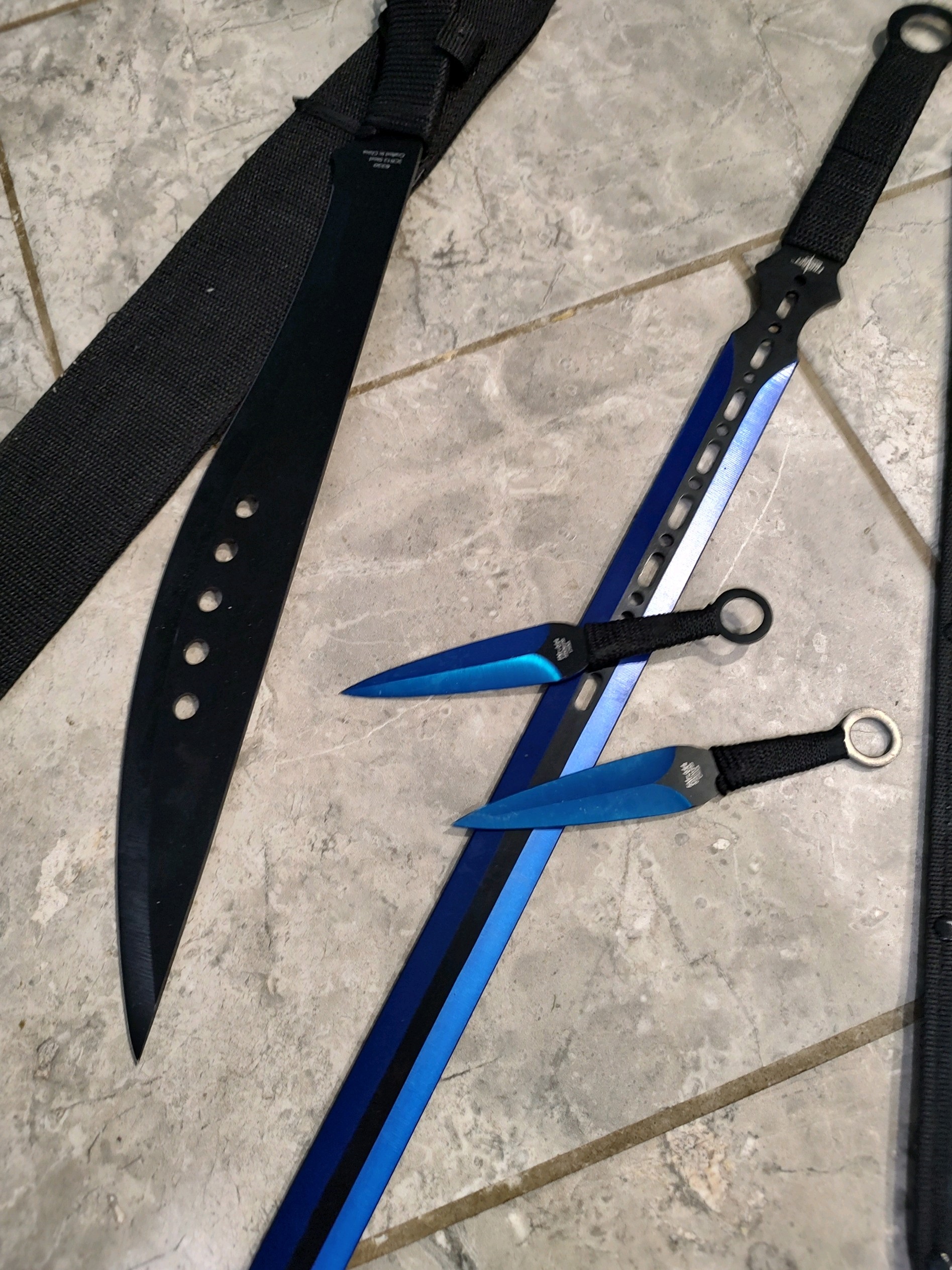 2 PIECE LOT- FANTASY SWORD SET AND FULL TANG MACHETE | Property Room