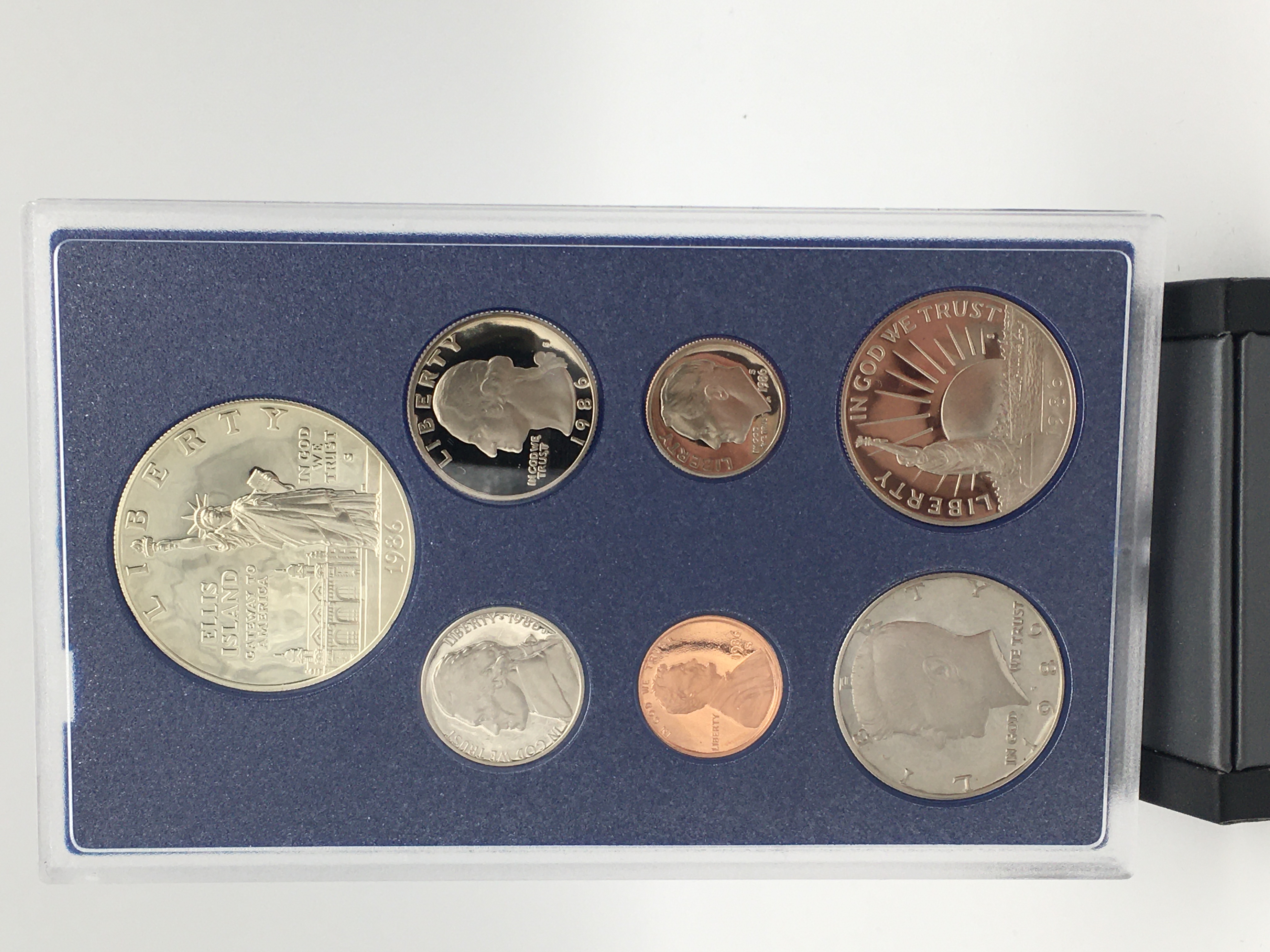 1986 Proof Set With 90% Silver Dollar | Property Room