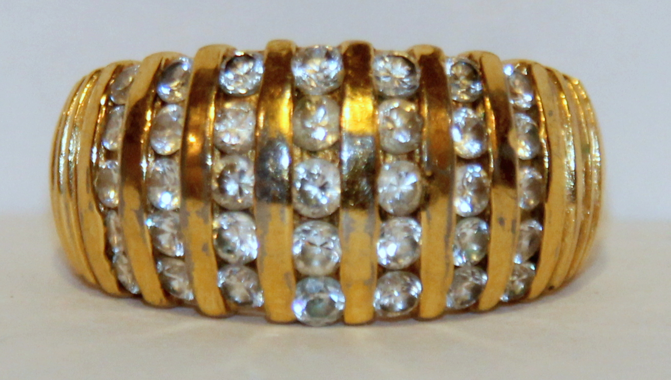 Estate PD Yellow Gold Diamond Wedding Ring | Property Room