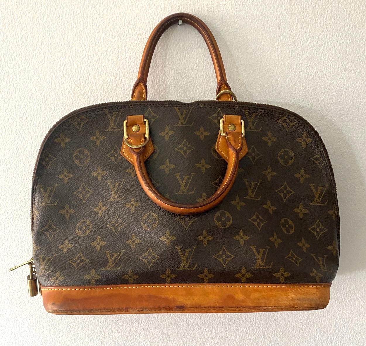 Louis Vuitton Purse | Property Room