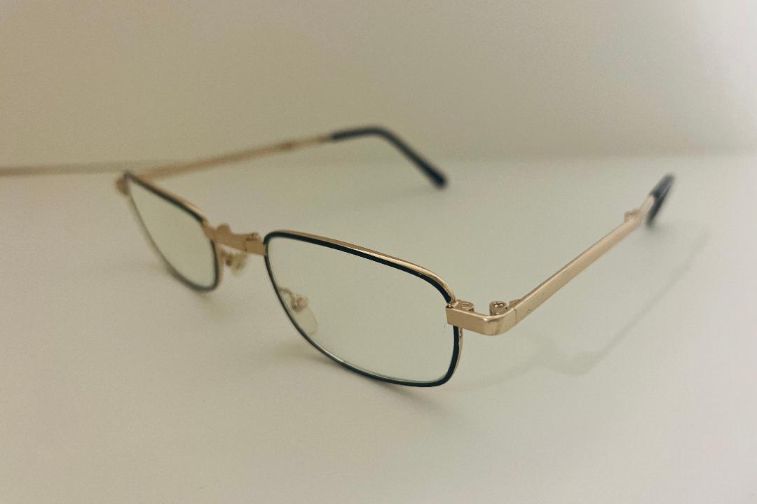Lipo Reader Glasses Frame +2.50 | Property Room