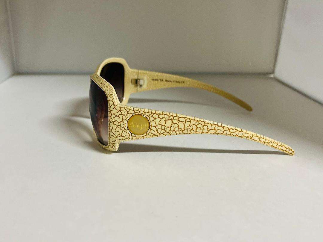 Invicta Women's Sunglasses Made In Italy Retail $199.99 | Property Room