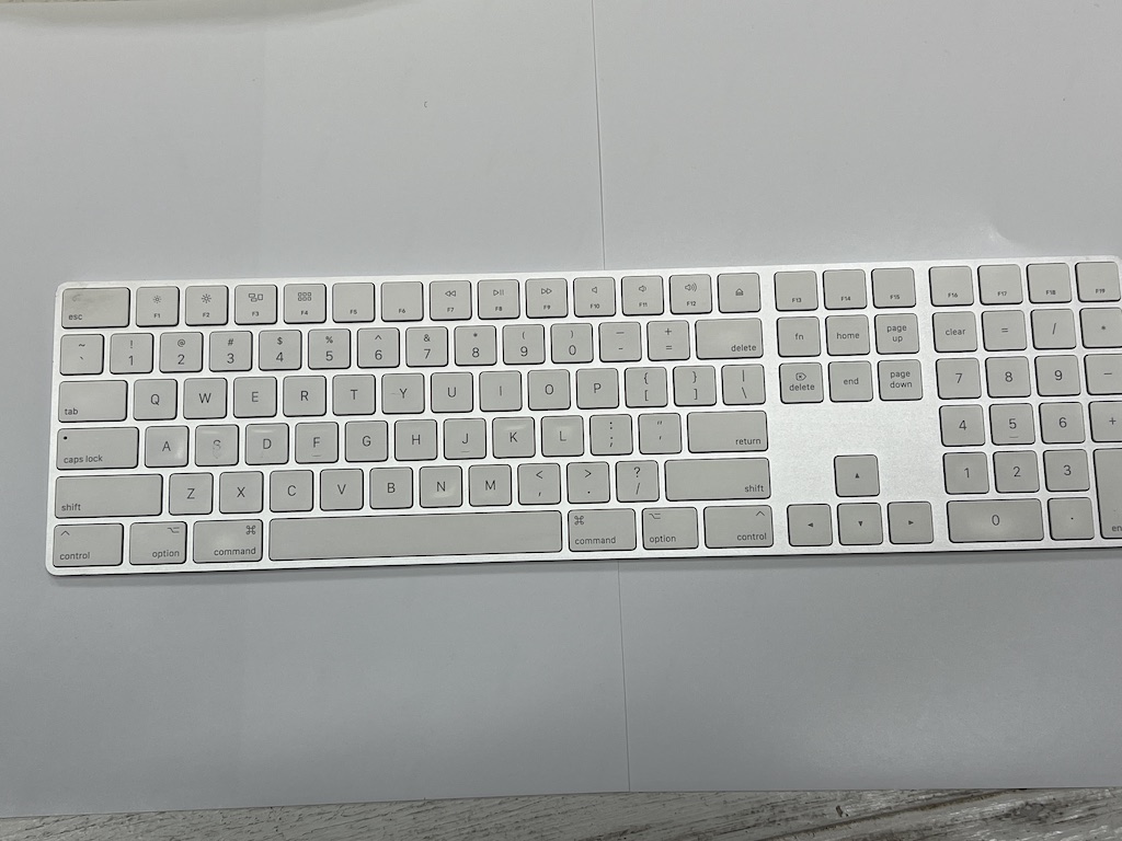 Magic Keyboard with Numeric Keypad - US English | Property Room