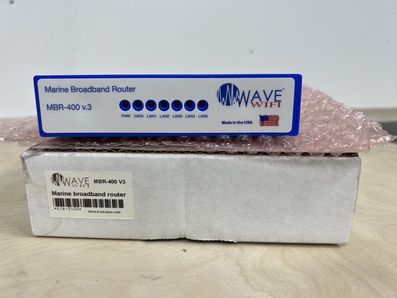 WAVE WiFi MBR-400 v3 Marine Broadband Router | Property Room