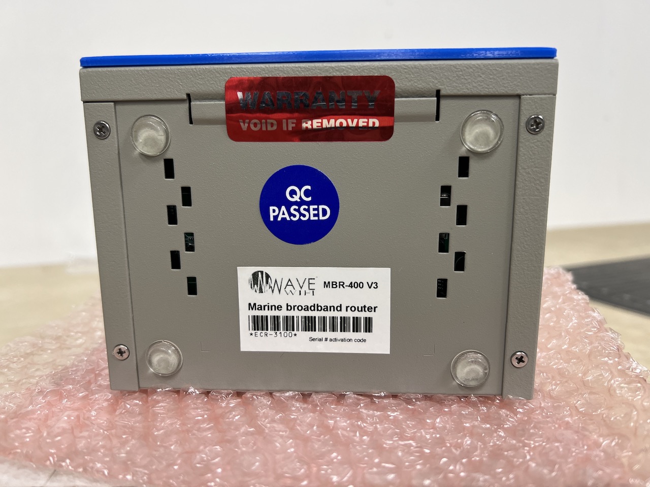 WAVE WiFi MBR-400 v3 Marine Broadband Router | Property Room