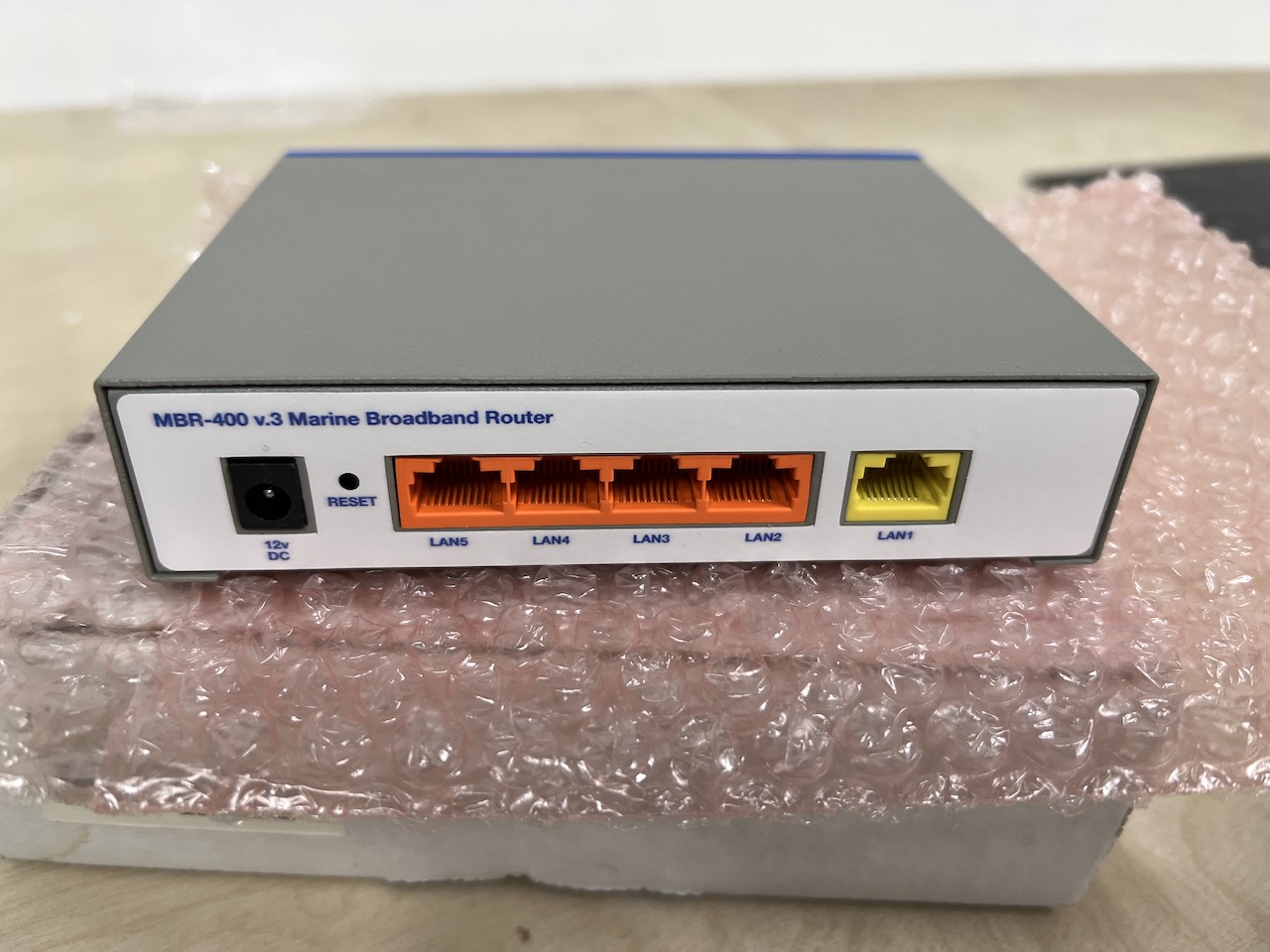 WAVE WiFi MBR-400 v3 Marine Broadband Router | Property Room