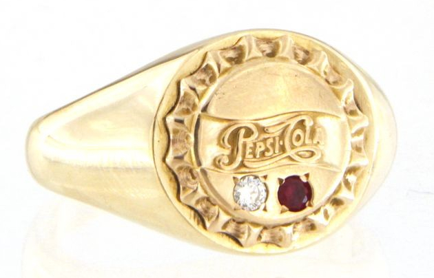 14KT YELLOW GOLD PEPSI COLA BOTTLE CAP FASHION RING | Property Room