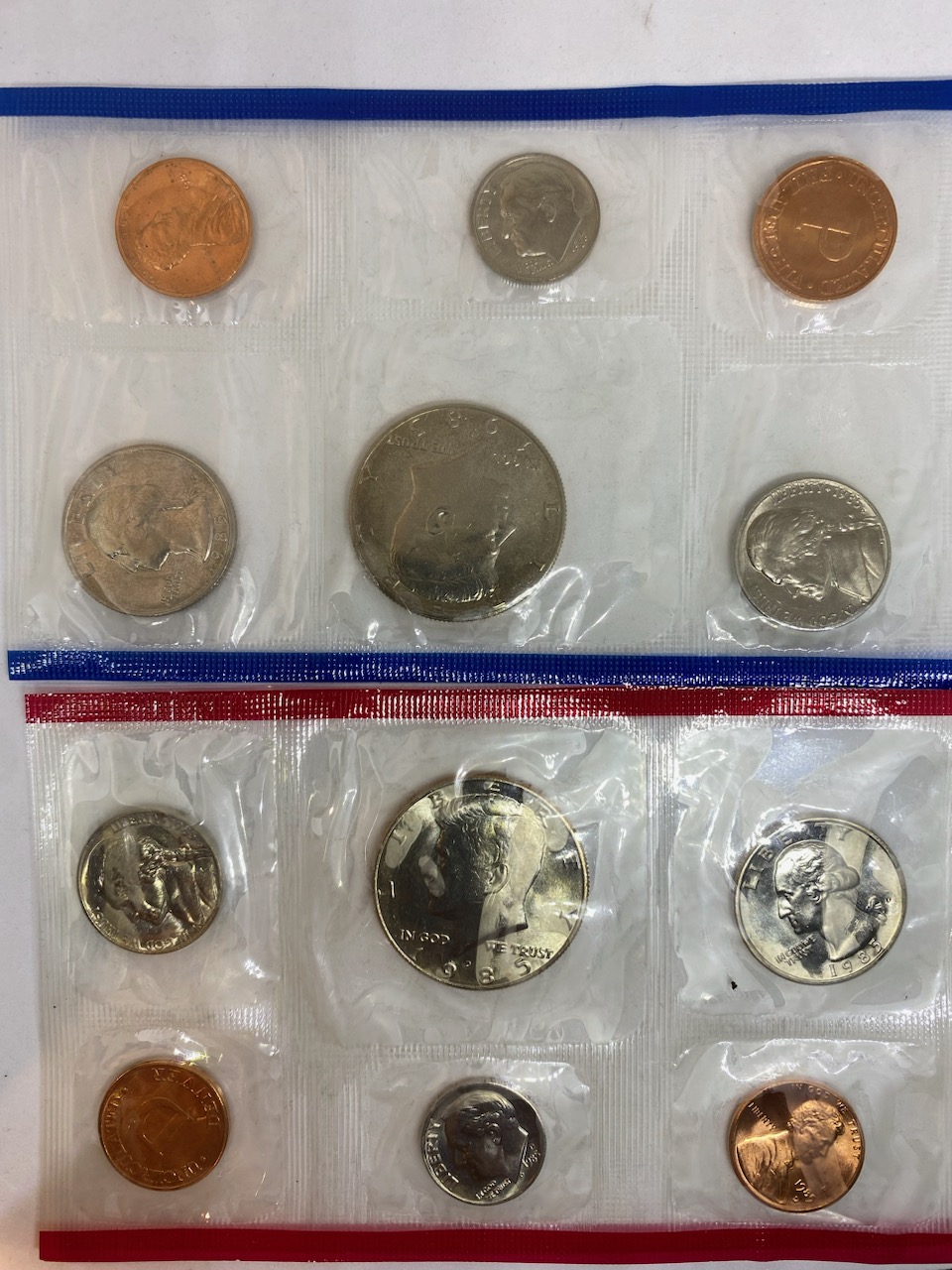 1985 U.S. Mint Uncirculated D/P Coin Set | Property Room