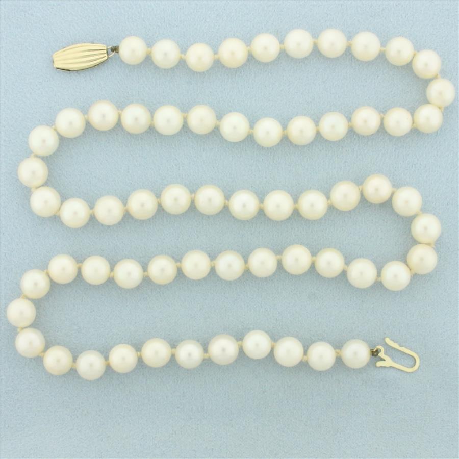 Pearl Strand Necklace with 14k Yellow Gold Clasp | Property Room