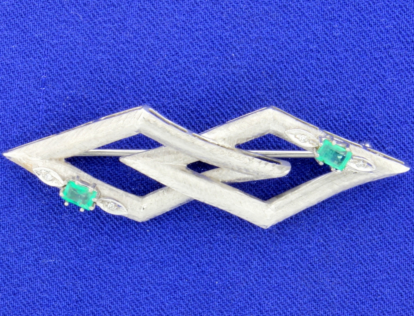 Antique Art Deco Design Emerald and Diamond Pin in 18k White Gold ...