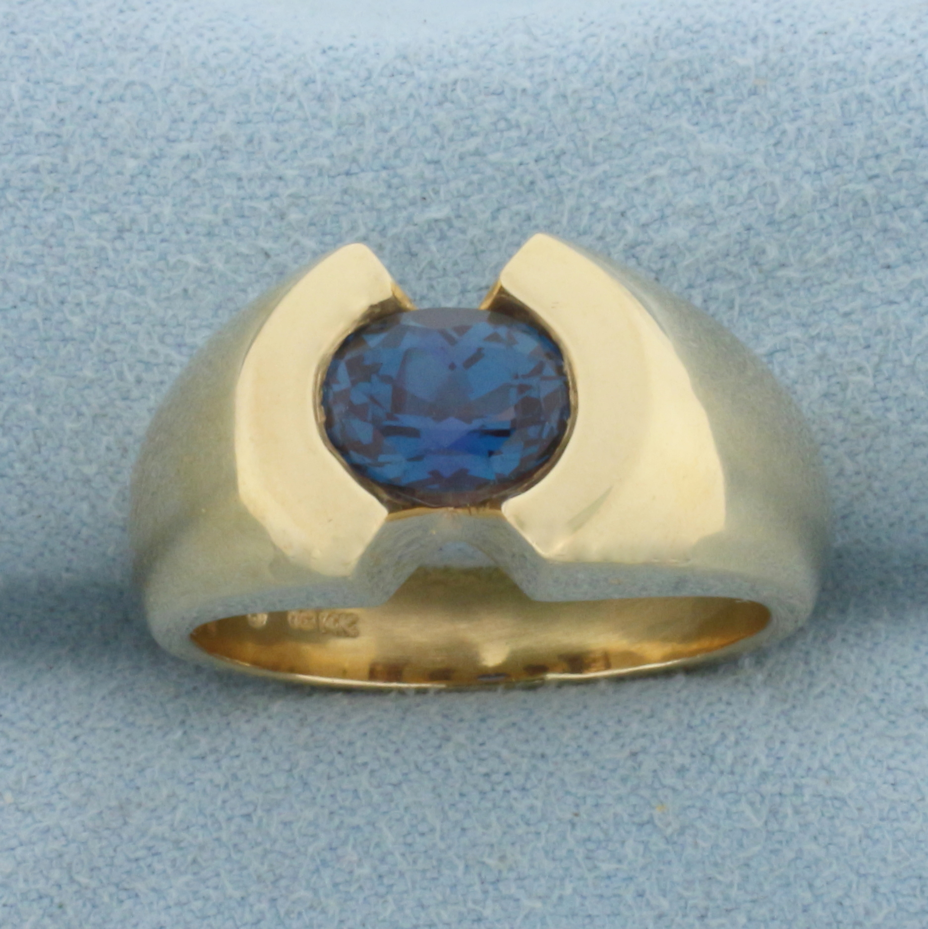 Color Changing Lab Alexandrite Ring in 14k Yellow Gold | Property Room