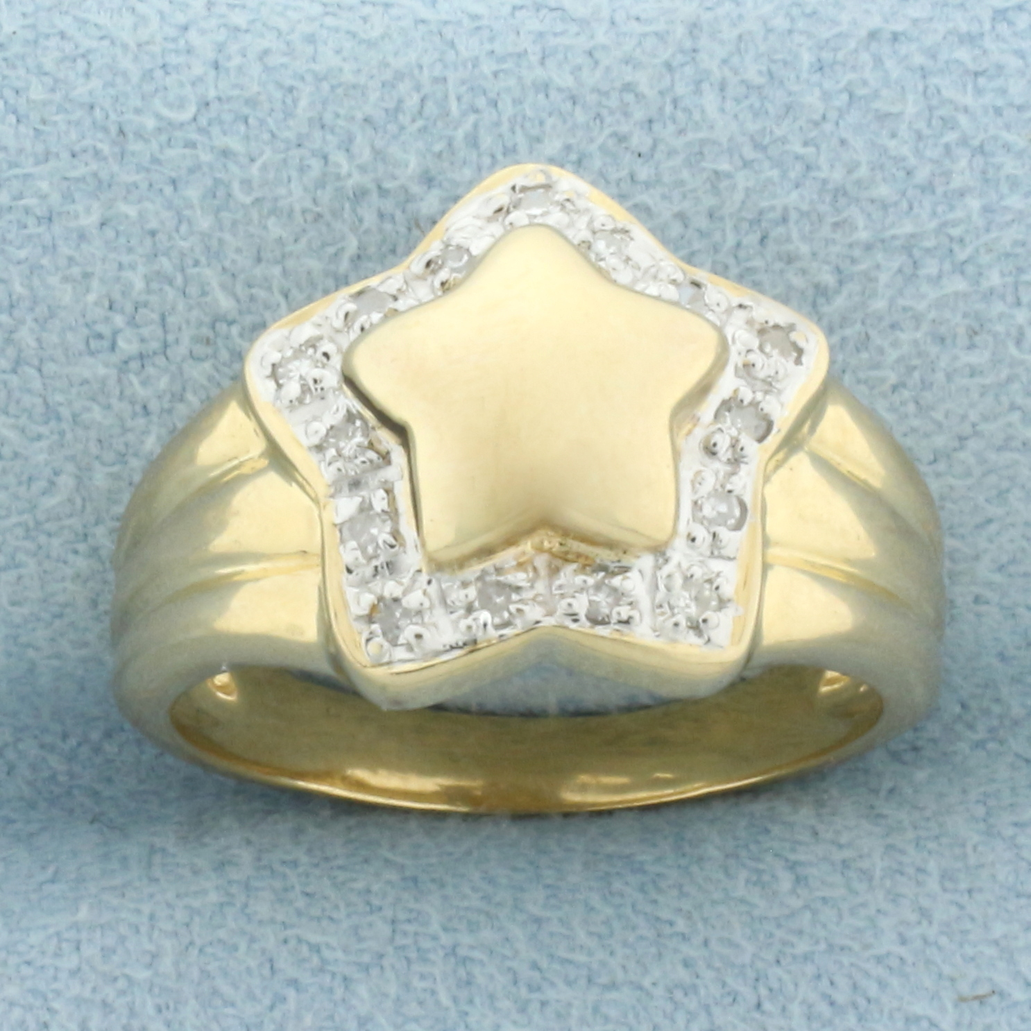 Diamond Star Design Ring in 14k Yellow Gold | Property Room