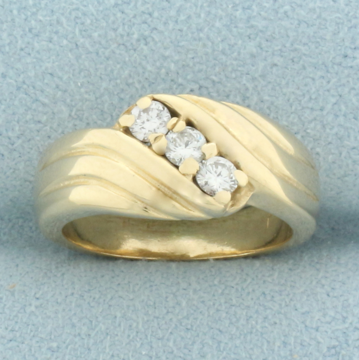 Diamond Wave Design Ring in 14k Yellow Gold | Property Room