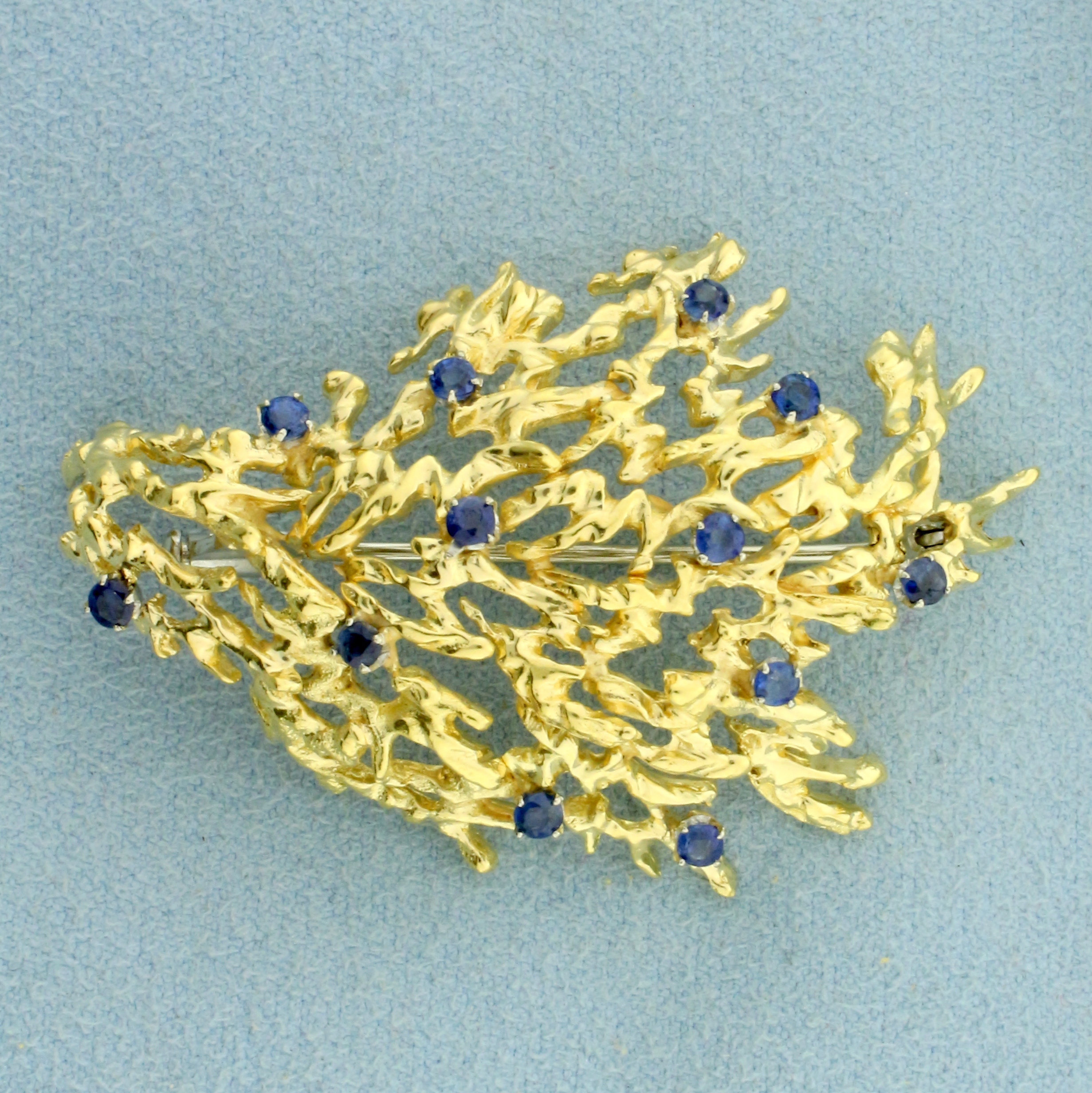 Hand Crafted Vintage Sapphire Pin in 18K Yellow Gold | Property Room