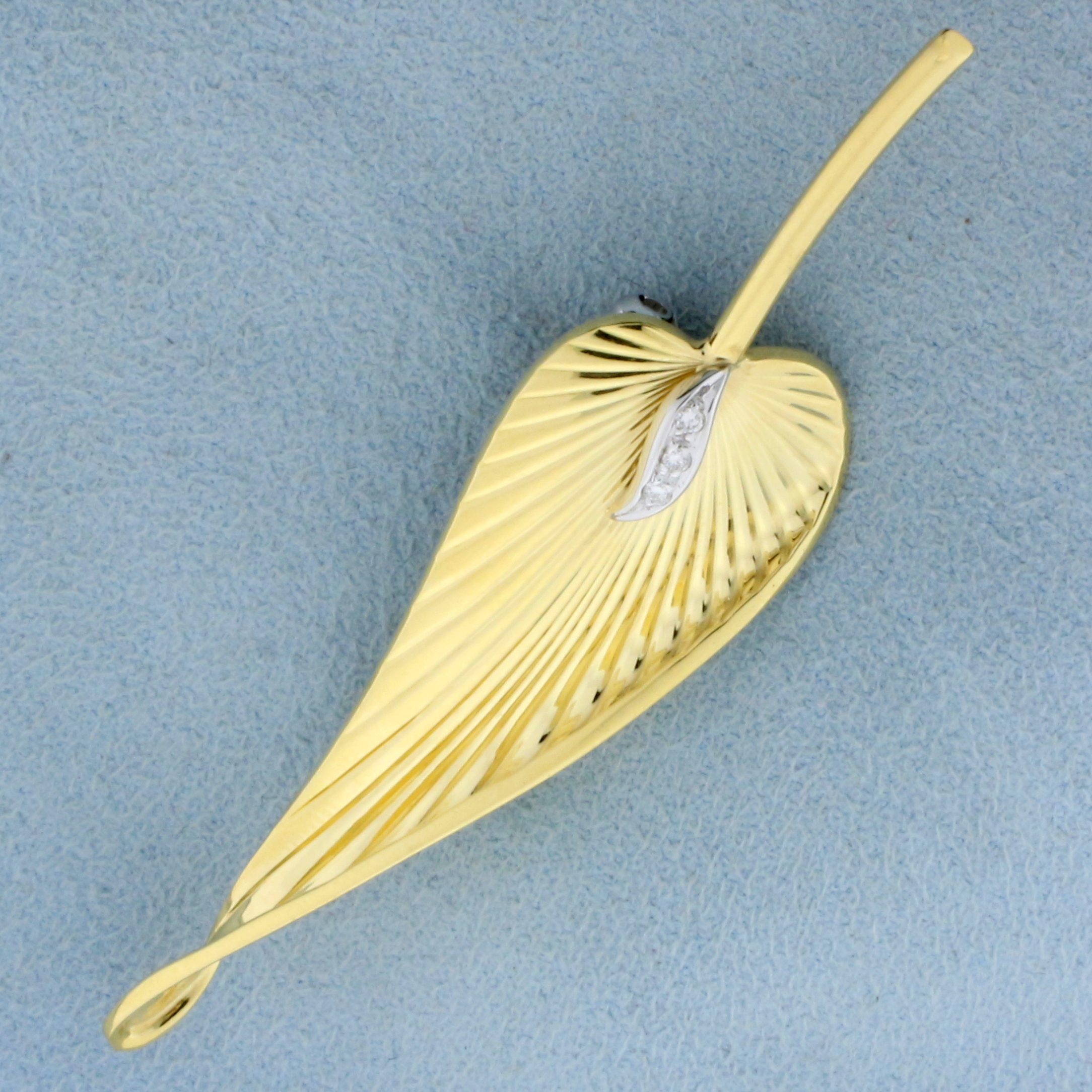 Italian Made Diamond Feather Pin in 18K Yellow Gold | Property Room