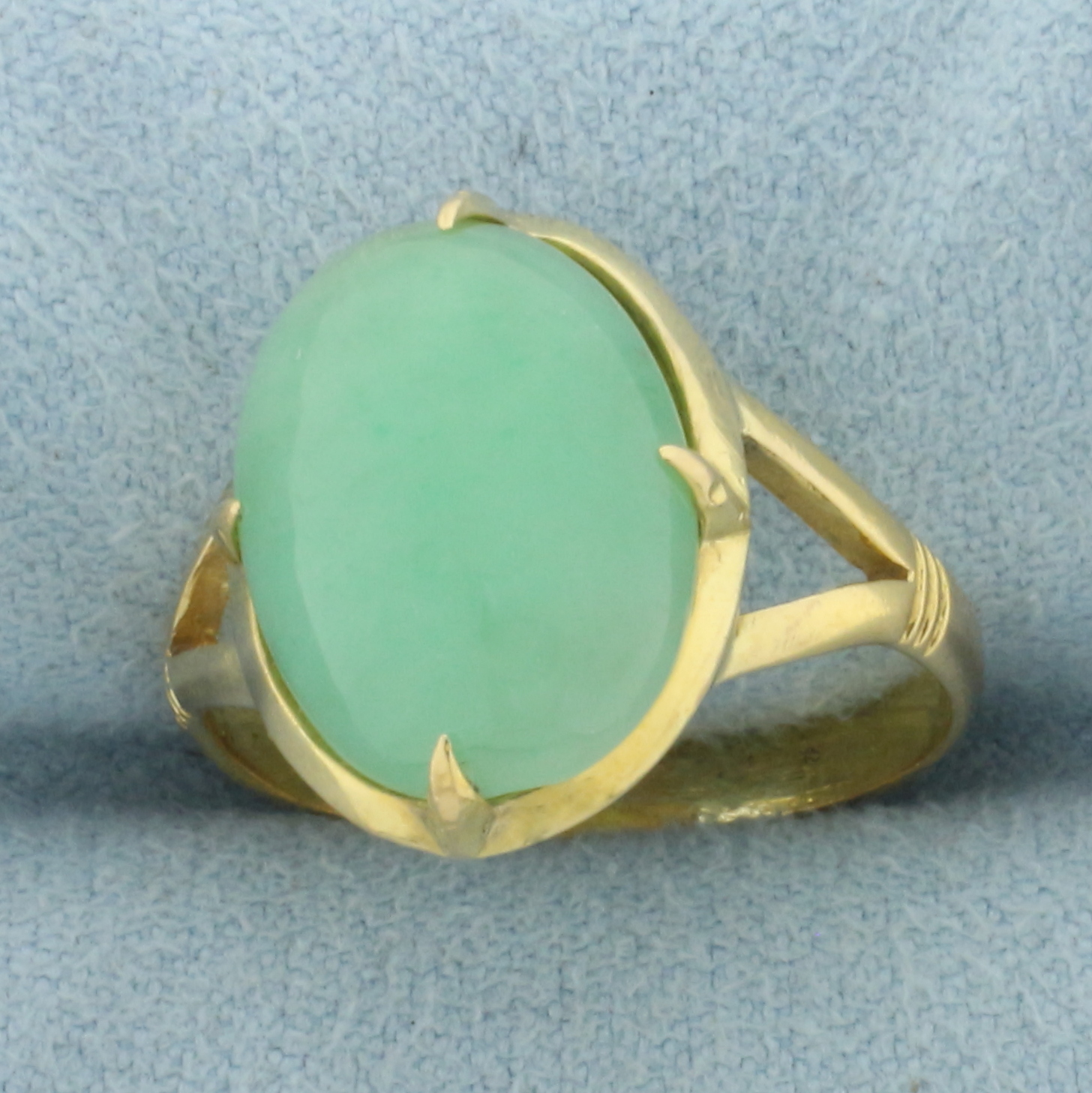 Jade Split Shank Solitaire Ring in 22k Yellow Gold | Property Room