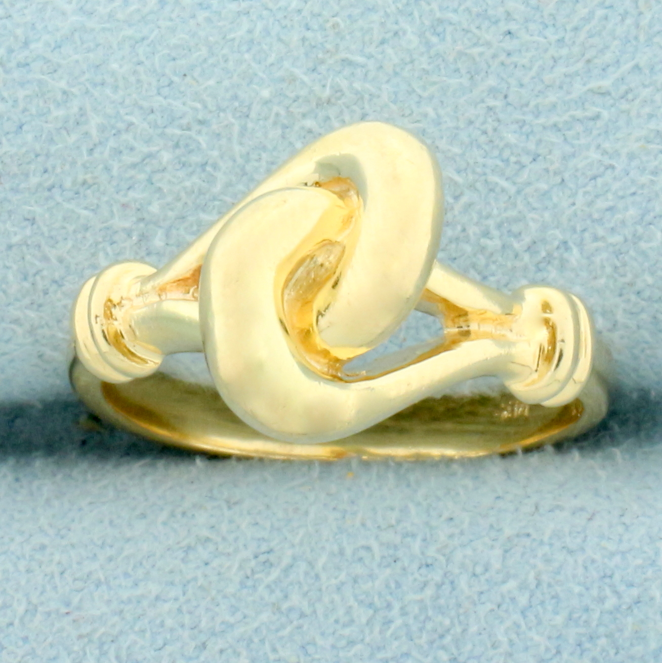 Knot Design Ring in 14K Yellow Gold | Property Room