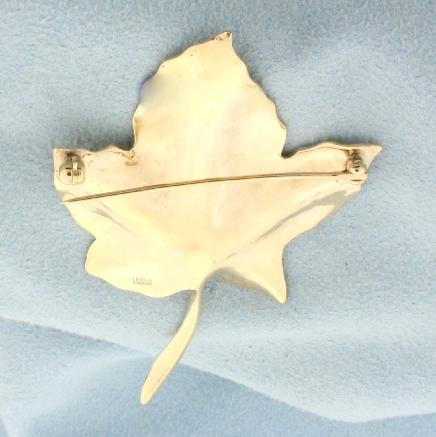 Maple Leaf Diamond Brooch Pin in 14K Yellow Gold | Property Room