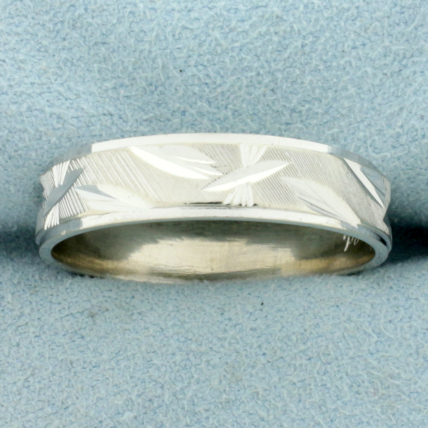 Mens Diamond Cut Band Ring in 14K White Gold | Property Room