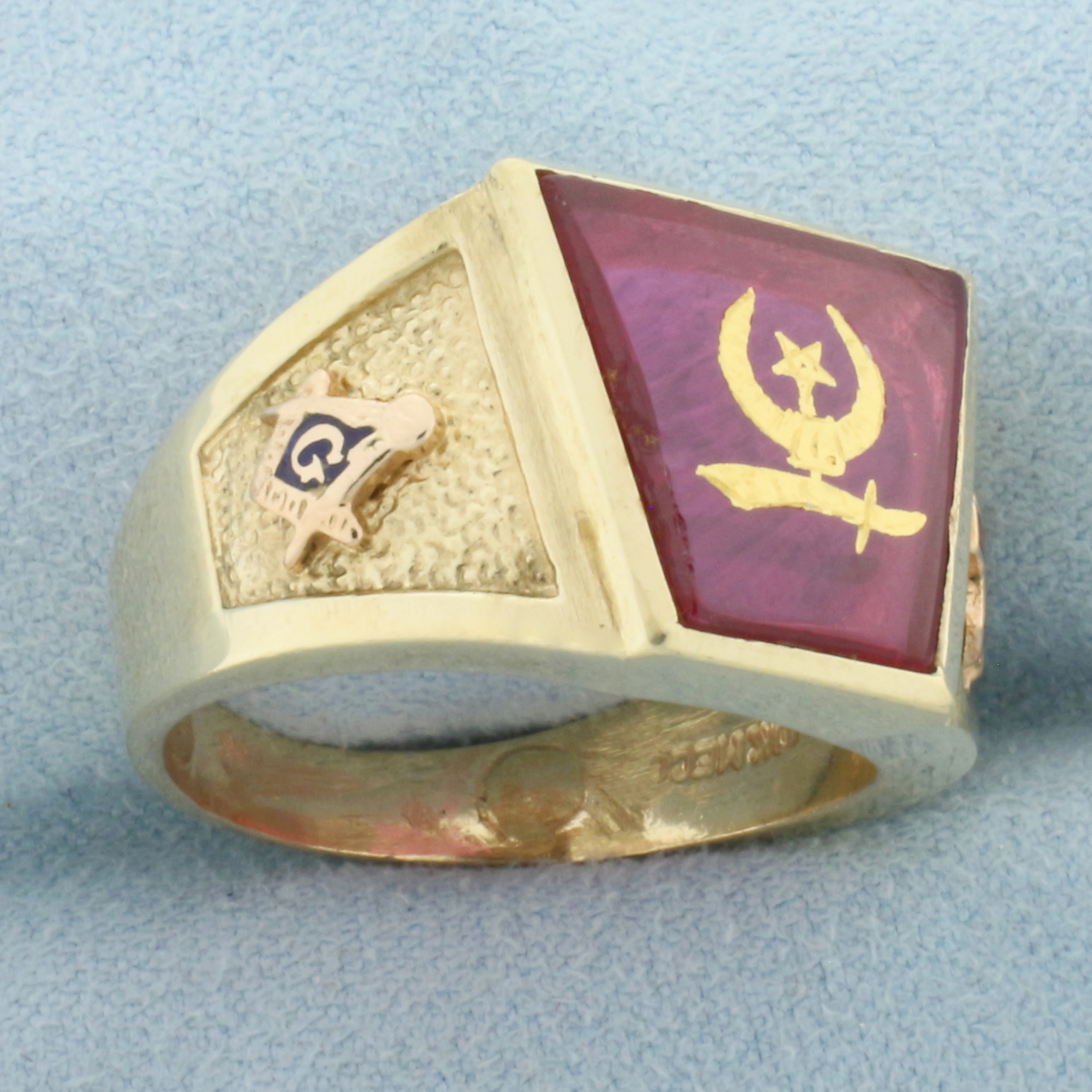 Mens Masonic Shriners Ring in 10k Yellow Gold | Property Room