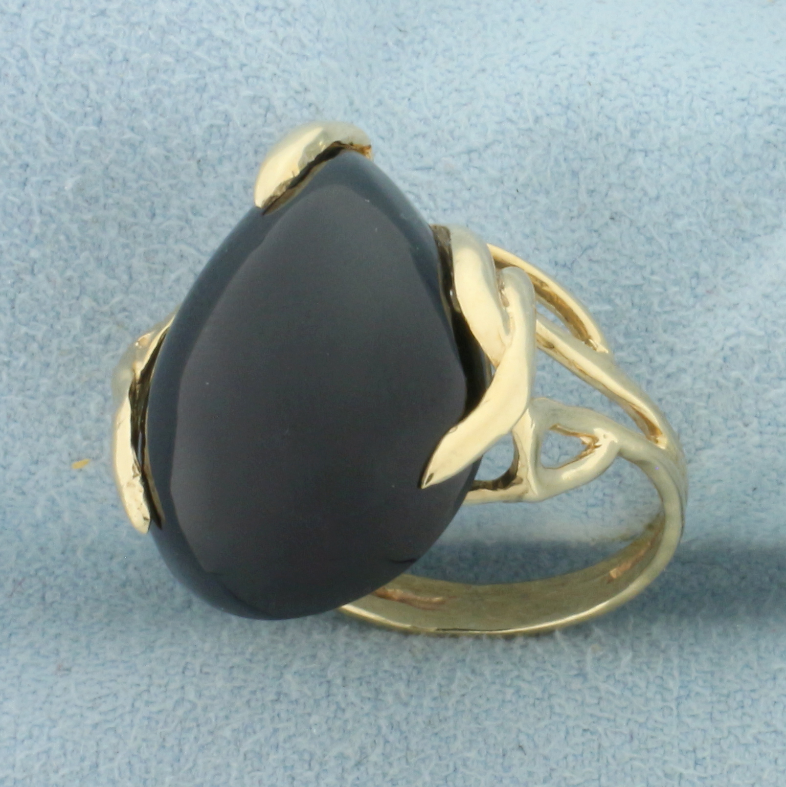 Pear Shaped Onyx Ring in 14k Yellow Gold | Property Room