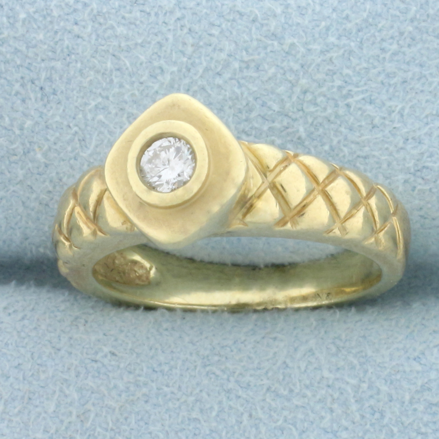Quilted Design Diamond Ring in 14K Yellow Gold | Property Room